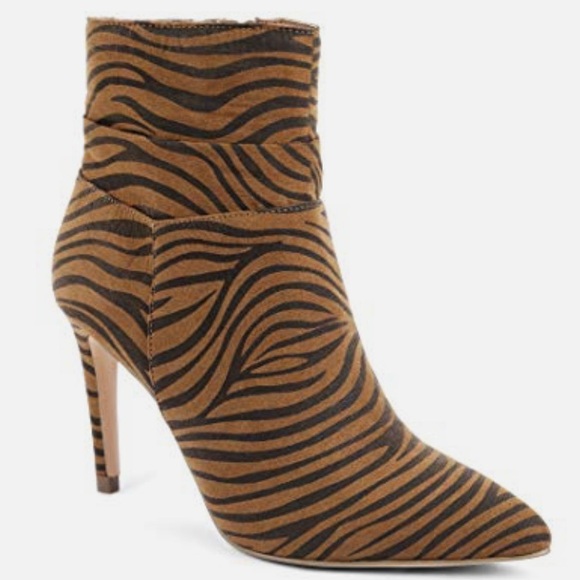 XOXO | Shoes | Nwt Xoxo Brown Black Zebra Print Astillero Slouchy ...